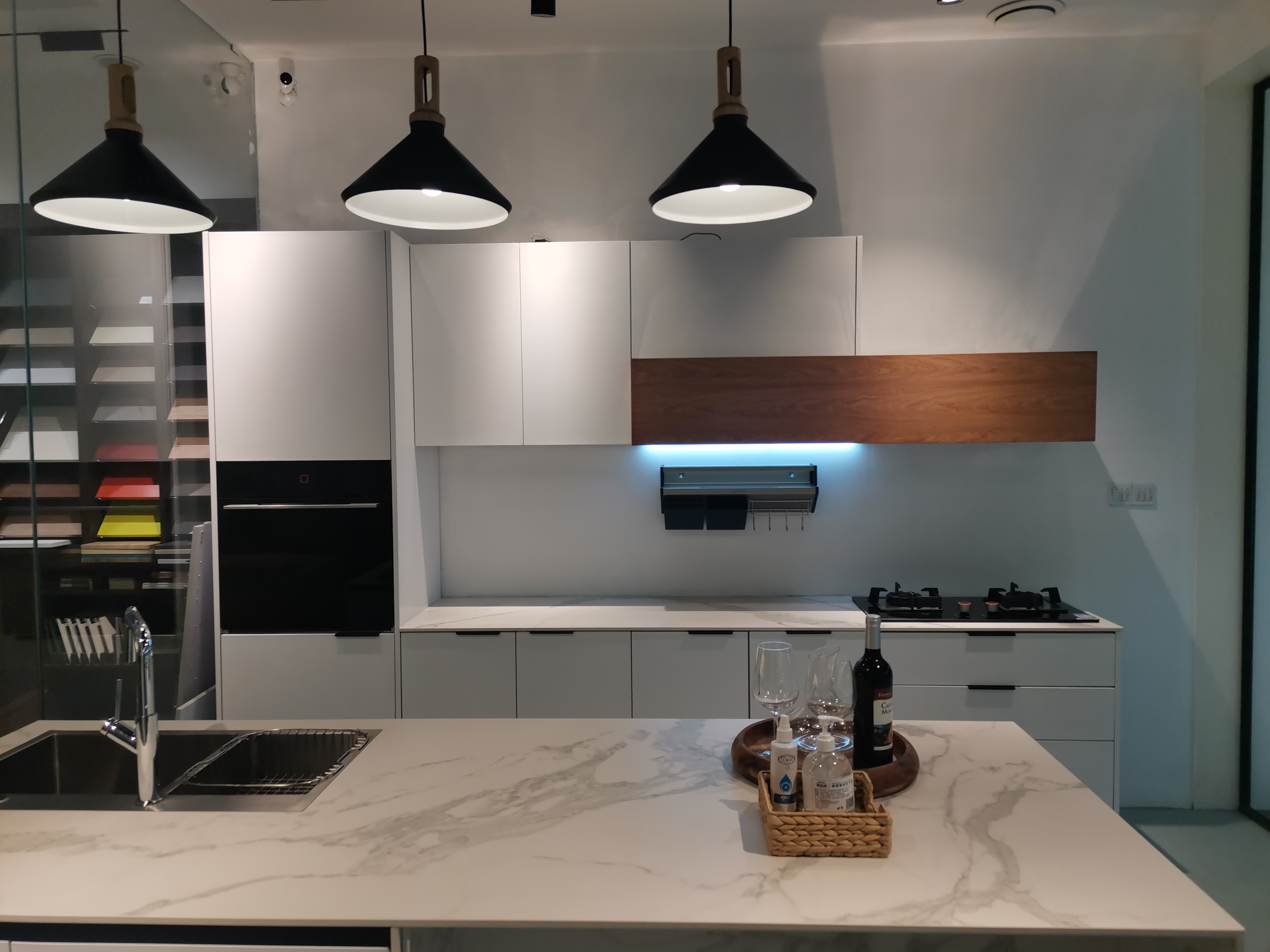 Intelligent Cabinetry: Modern Kitchen Hardware System Upgrades