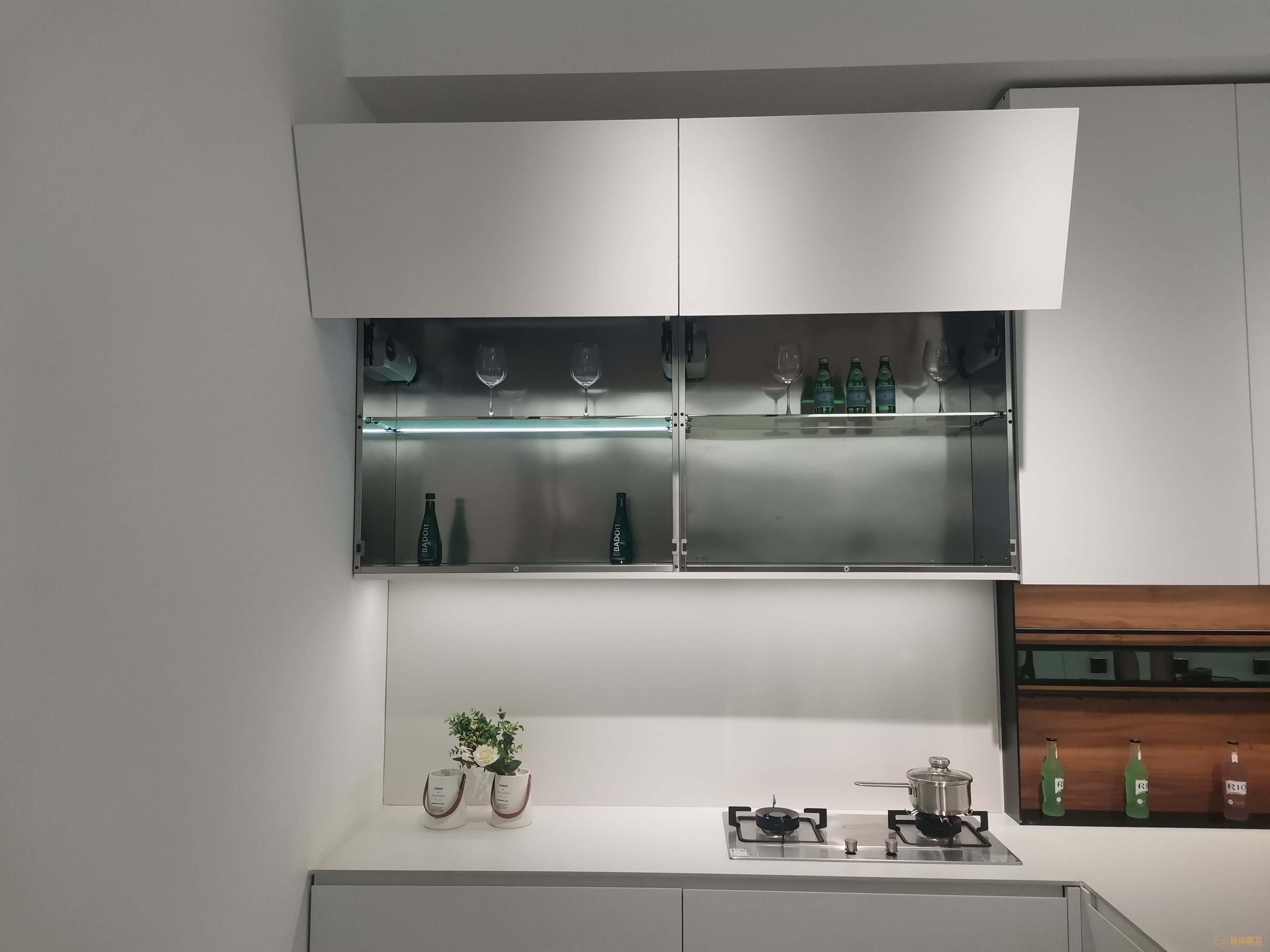 Planning Luxury Kitchen Cabinets | Price Estimate & Design Tips