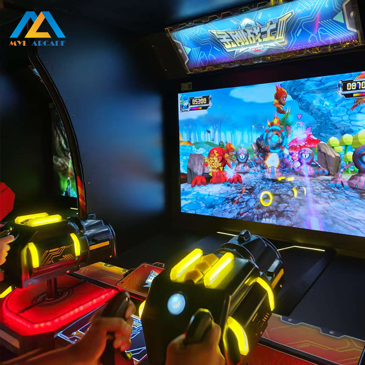What Equipment is Used in Dual-Player Mech Gun Battle Arcades?