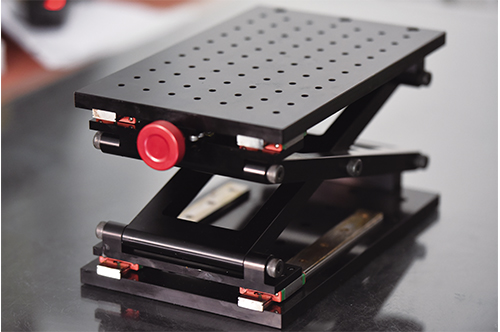 High-Precision Lifting Platform